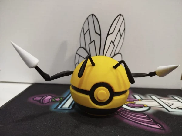 015 BEEDRILL POKEBALL – TiendaMulligan